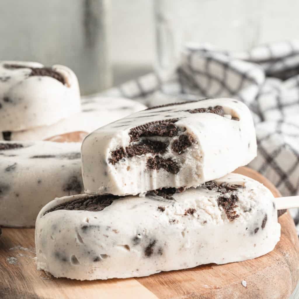Cookies and Cream Vegan Popsicles - VegKitchen